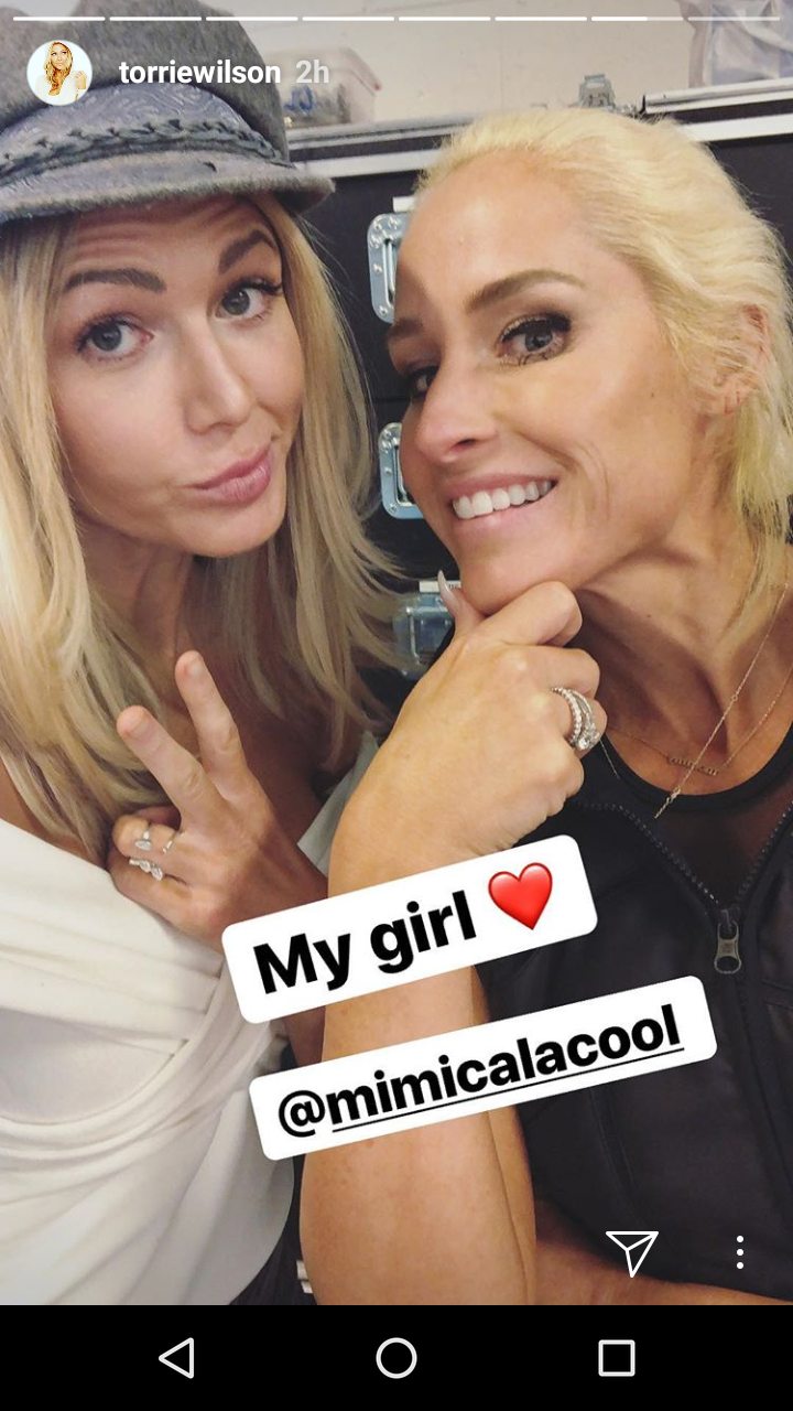 Michelle McCool ve Torrie Wilson Arka Alanda | GüreşTürkiye | WWE Türkiye